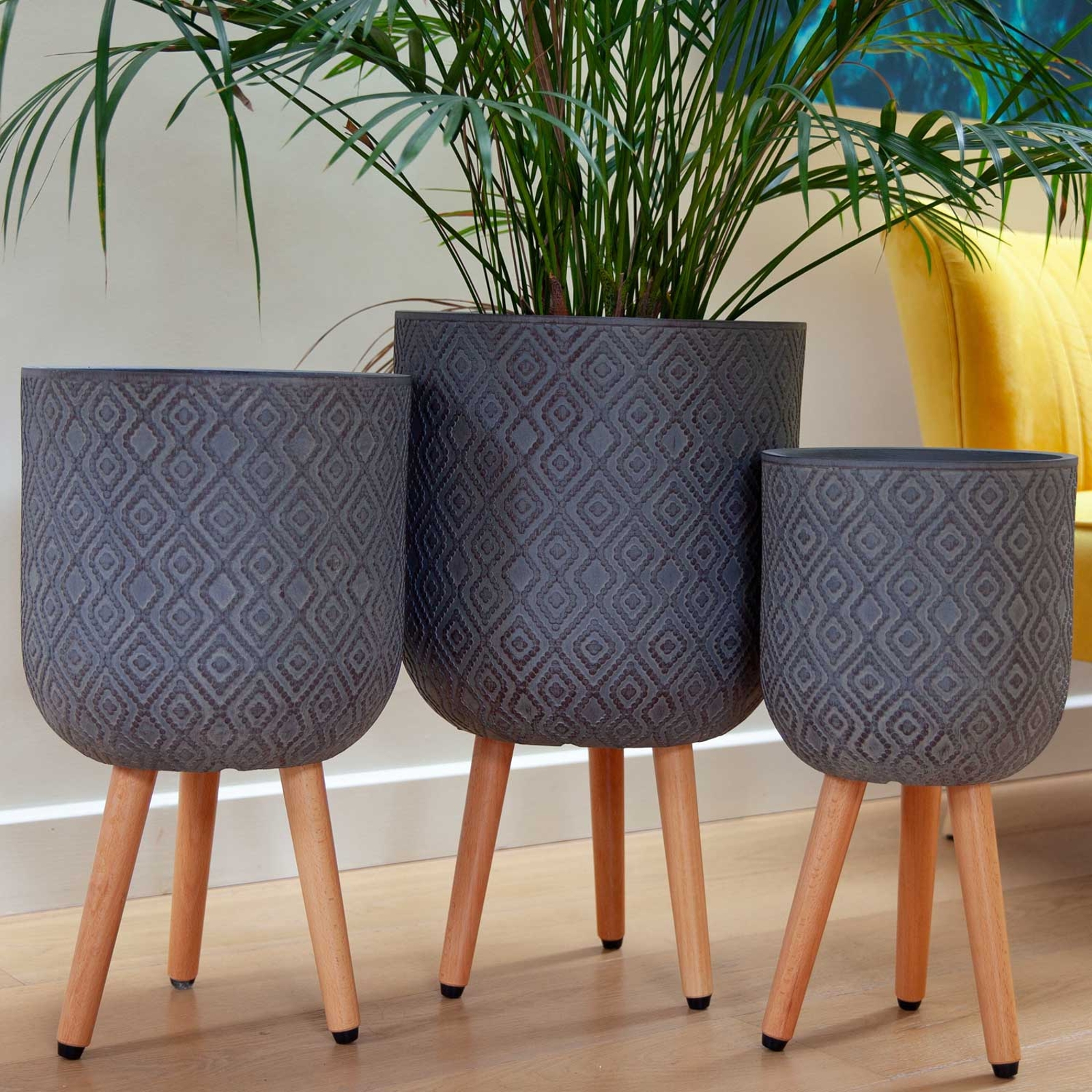 Stonelite Indoor Patterned Dark Lead Diamond Planter with Legs (3 sizes ...
